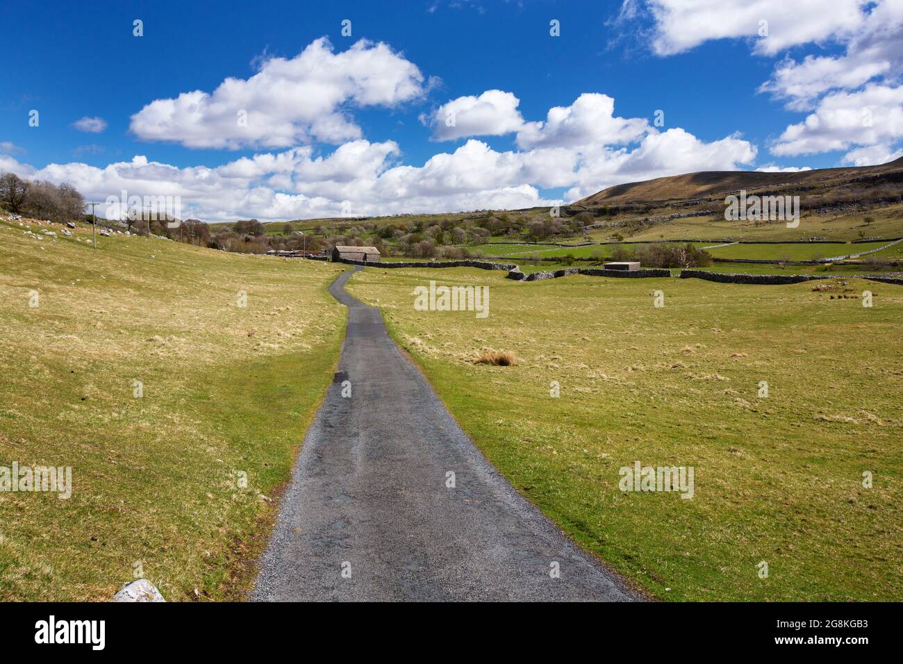 Ingleborough chapel le dale hi-res stock photography and images - Alamy