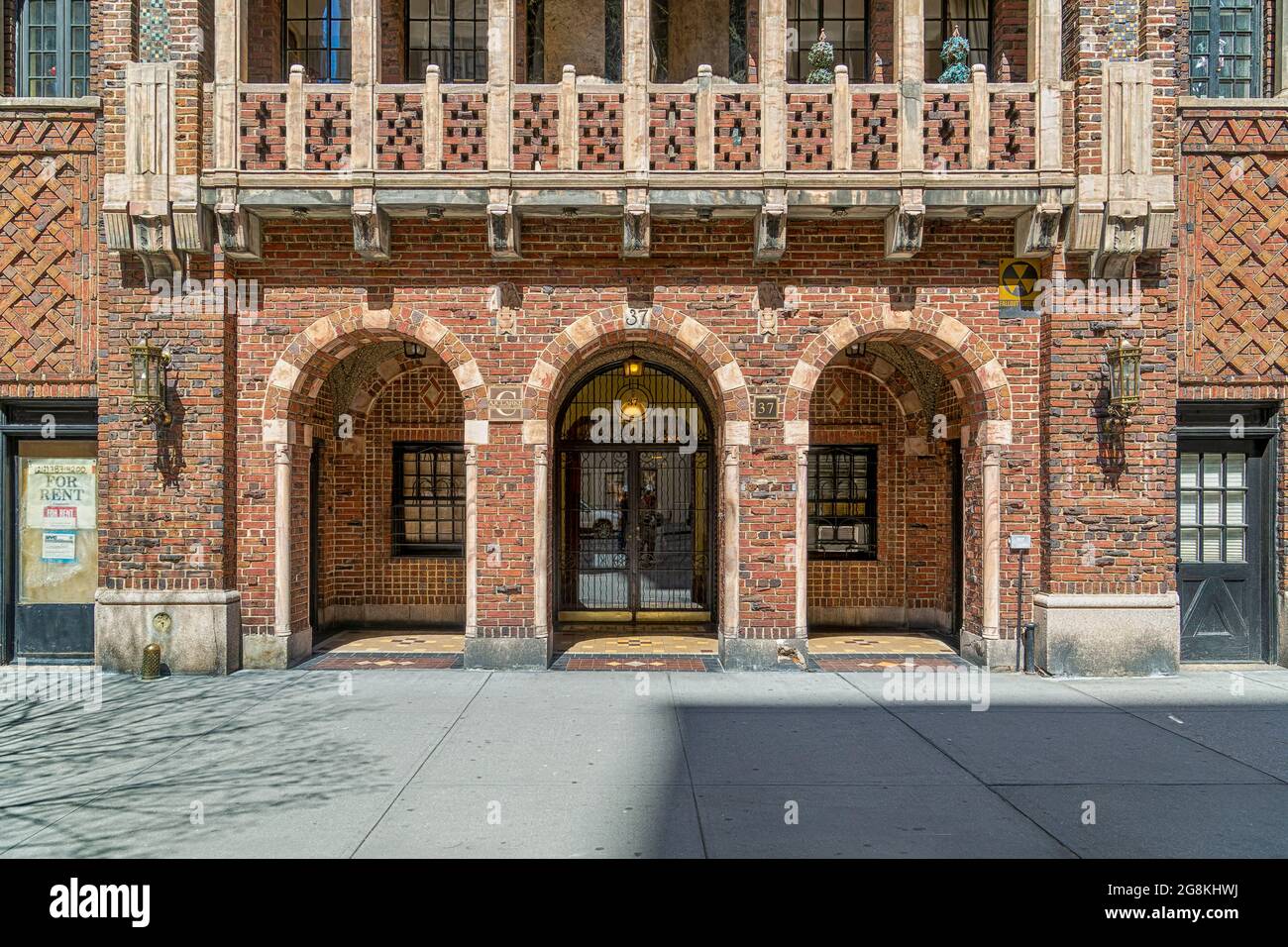 37 West 72nd Street has a distinctive facade Stock Photo - Alamy