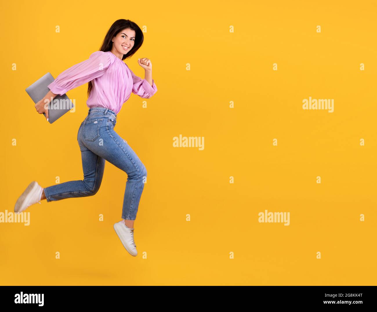 Running computer hi-res stock photography and images - Alamy