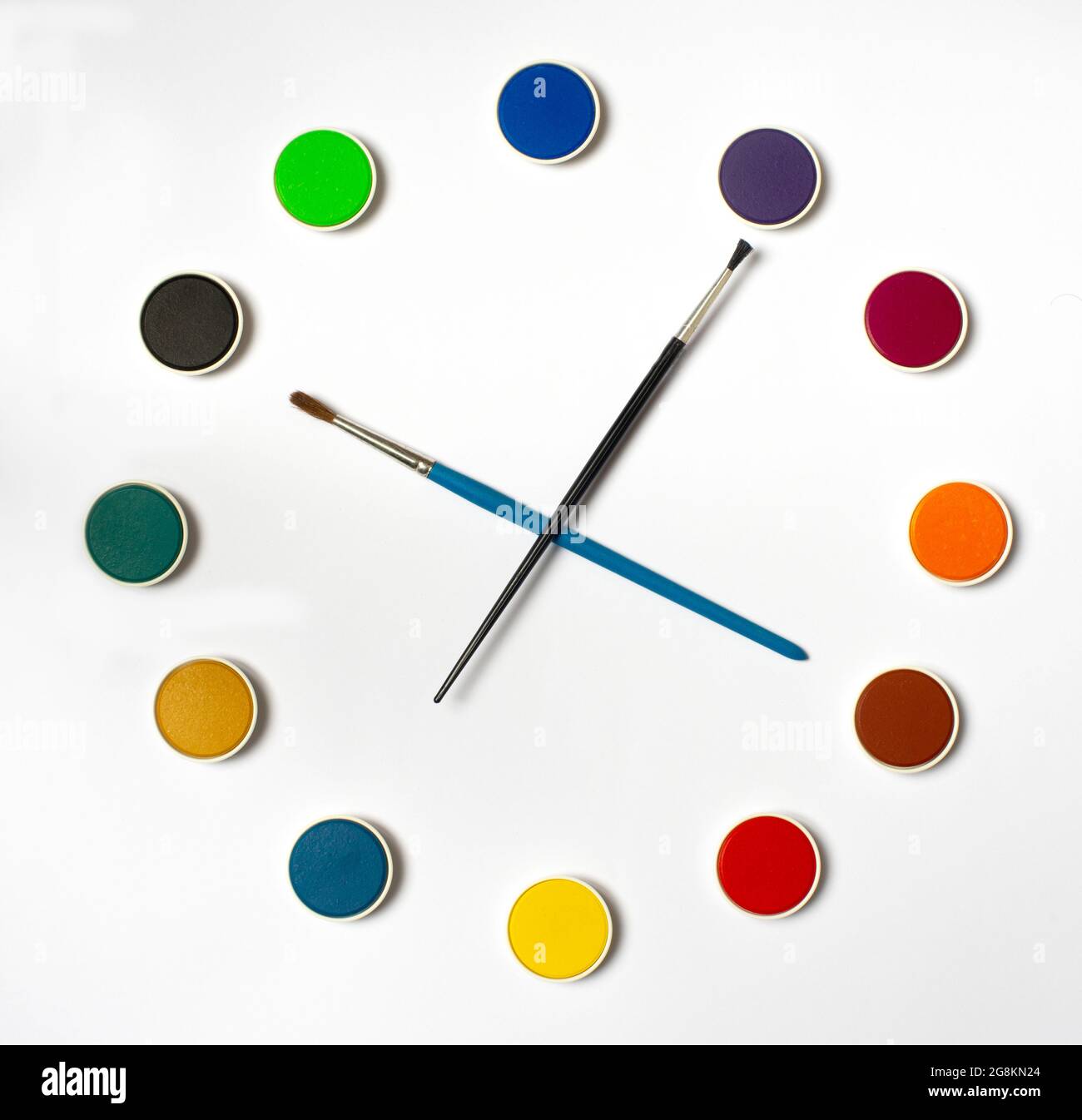 Hands paint brushes palette hi-res stock photography and images - Alamy