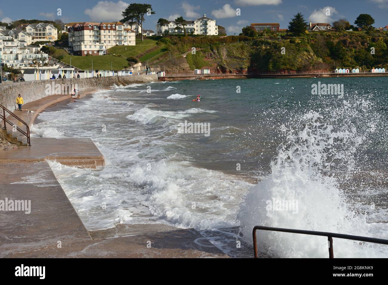 Incoming tide at Goodrington Sands Stock Photo - Alamy