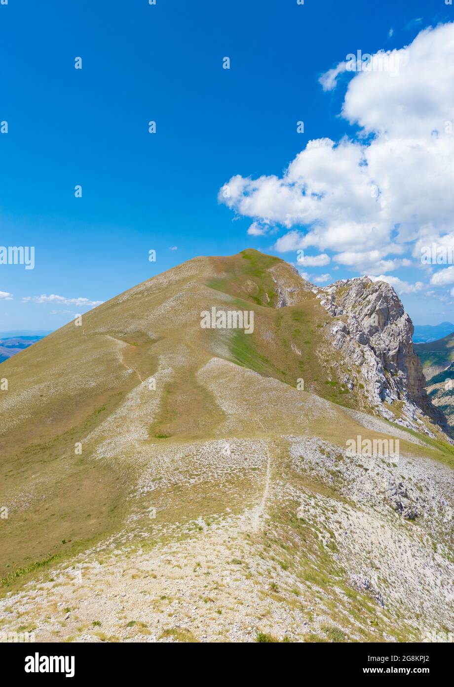 Monte bove hi-res stock photography and images - Alamy