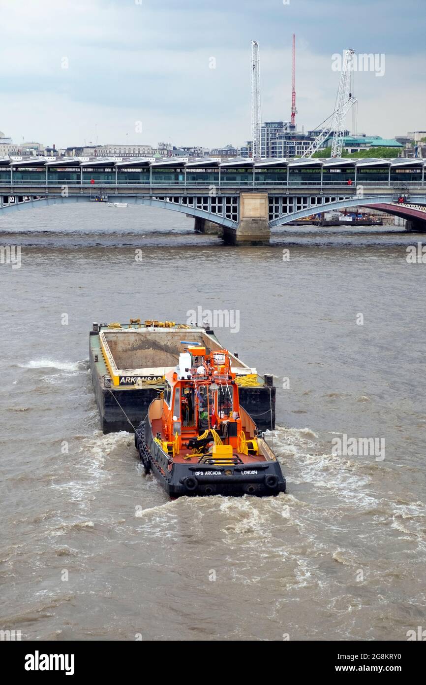 River thames tug tugboat hi-res stock photography and images - Alamy