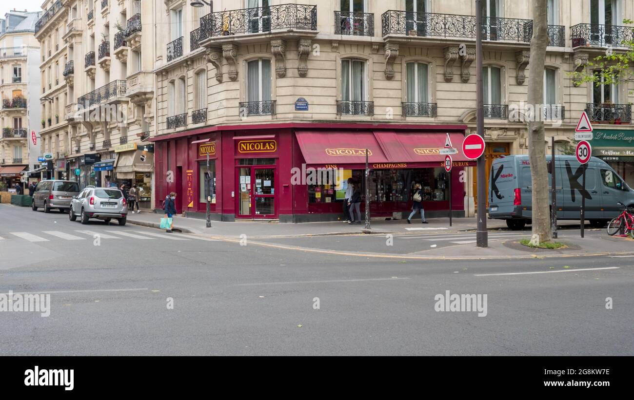 Nicolas wine paris hi-res stock photography and images - Alamy
