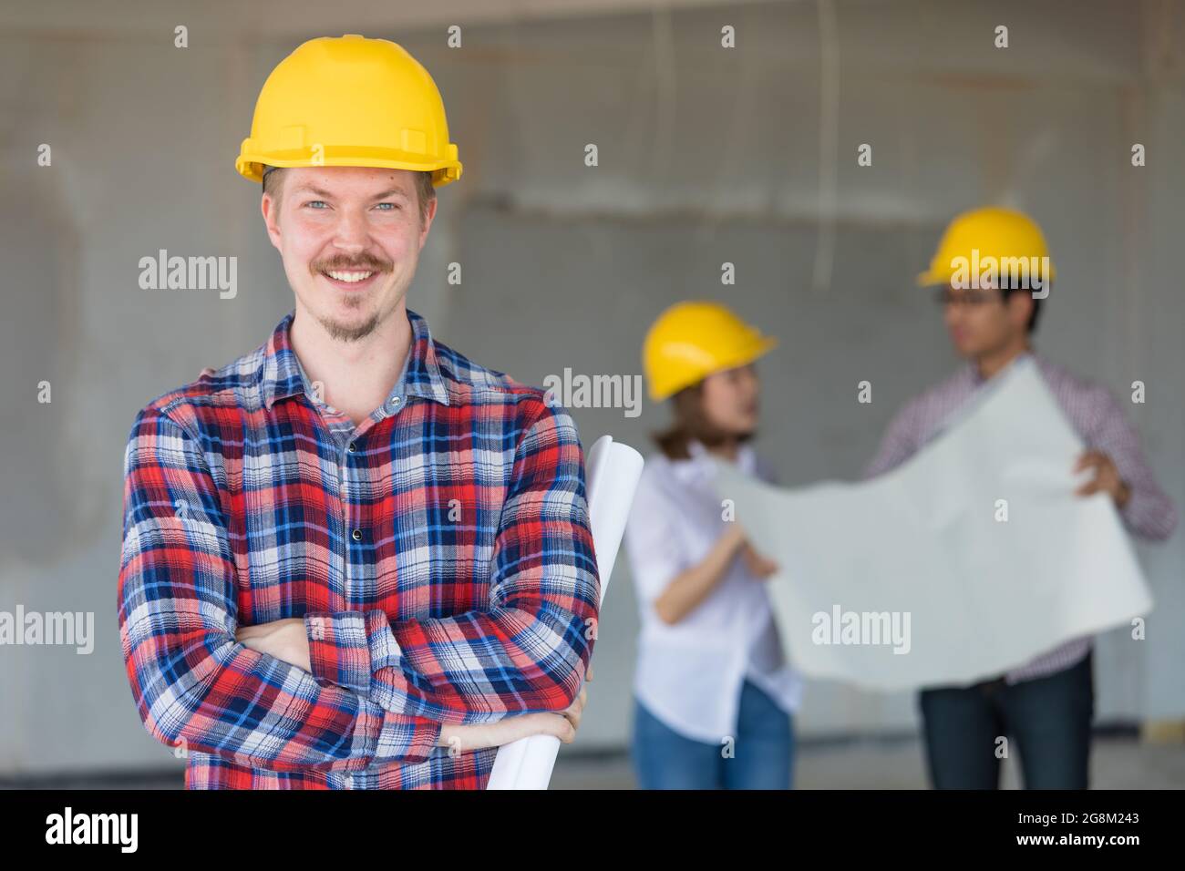 Diverse male and female it engineers hi-res stock photography and ...