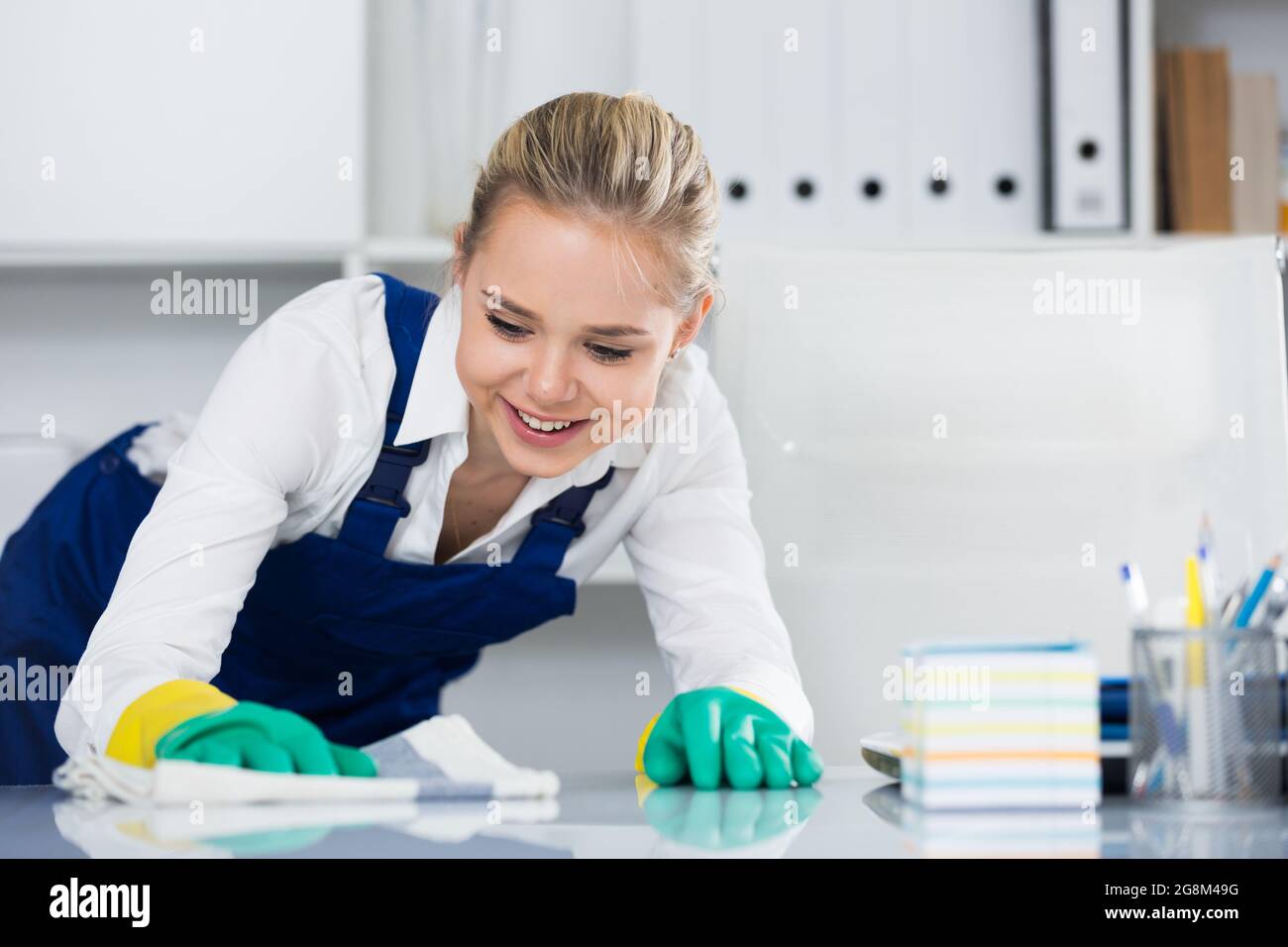 Tidy official office hi-res stock photography and images - Alamy