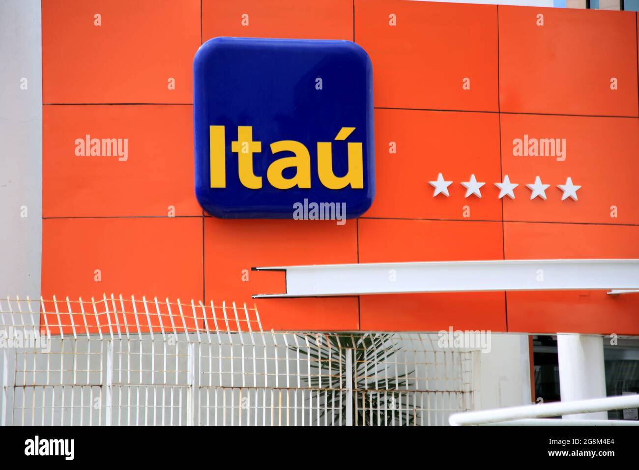 Itaú bank hi-res stock photography and images - Alamy