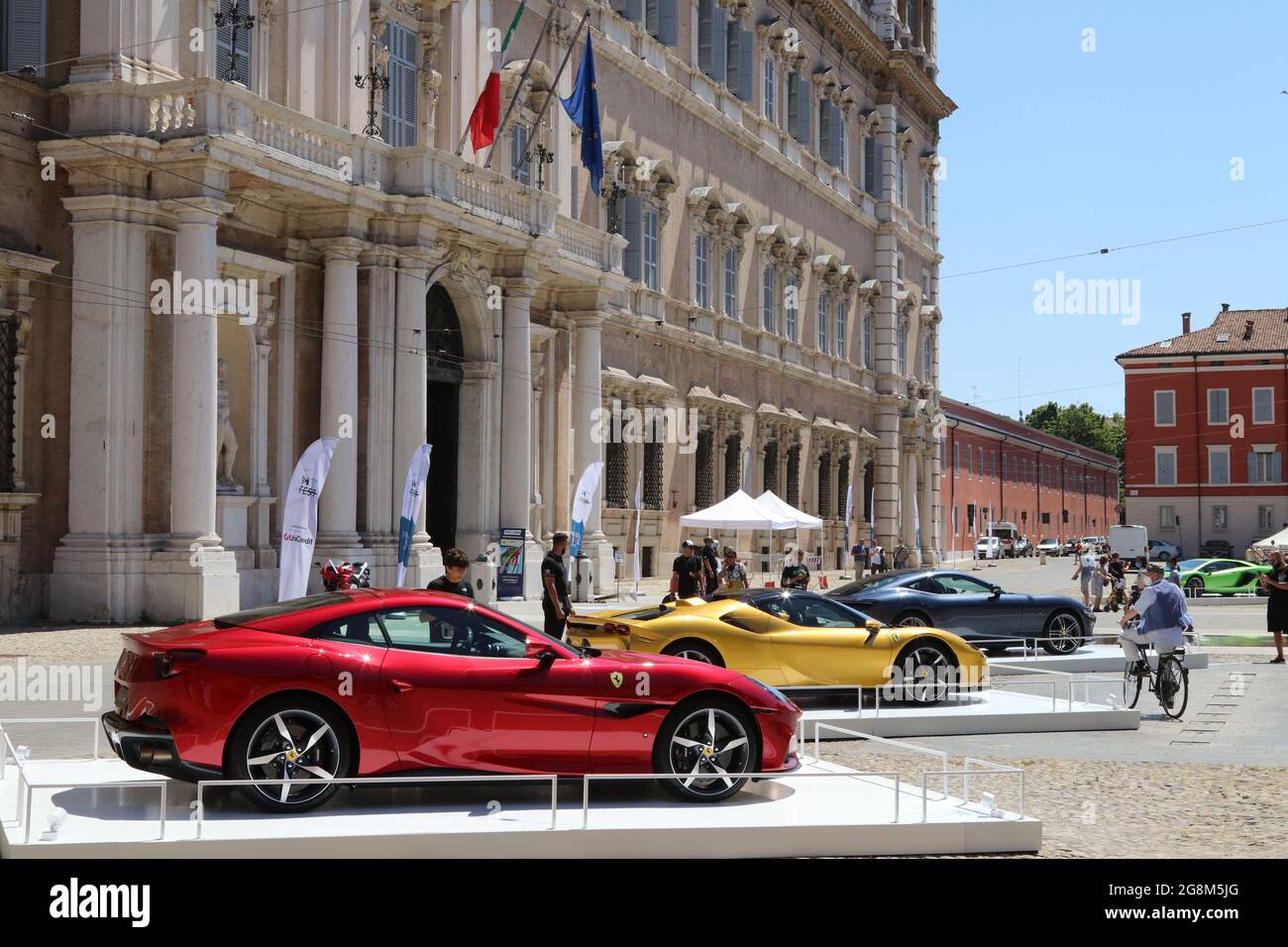 Ferrari f1 car on display hi-res stock photography and images - Alamy