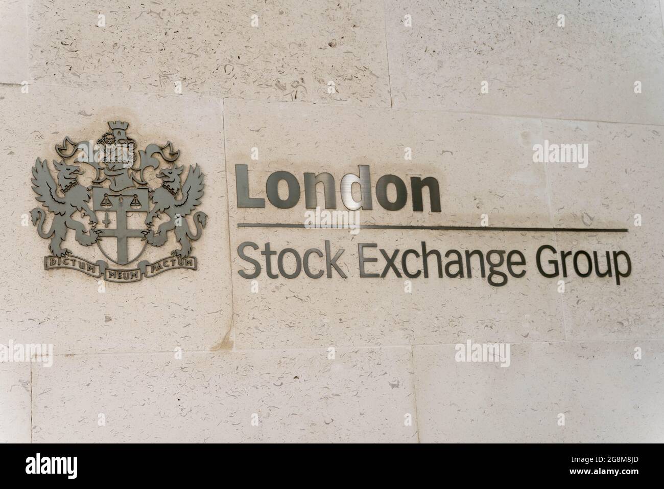 London stock exchange logo hi-res stock photography and images - Alamy