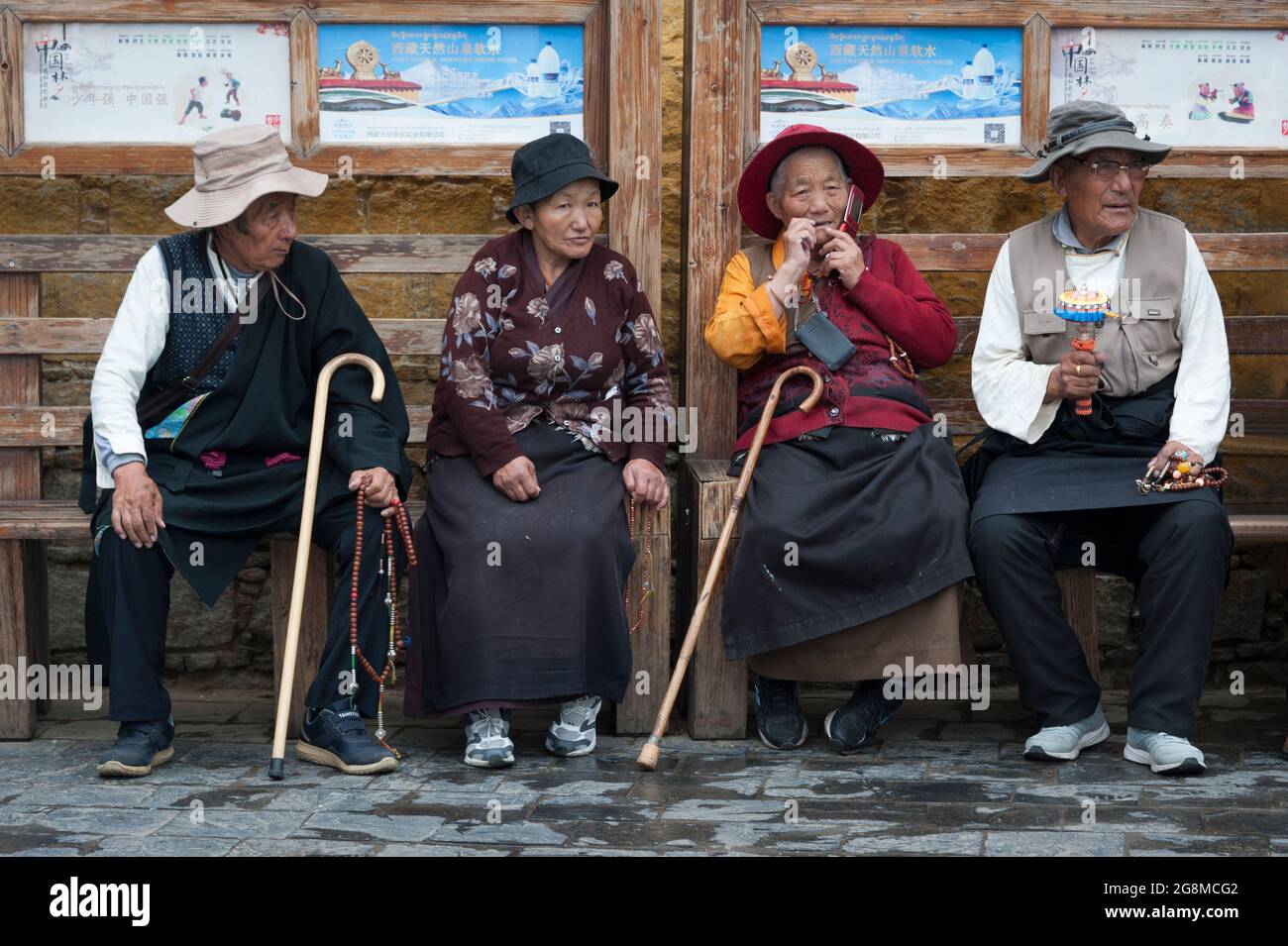 Tibetan Traditional Clothes High Resolution Stock Photography and ...