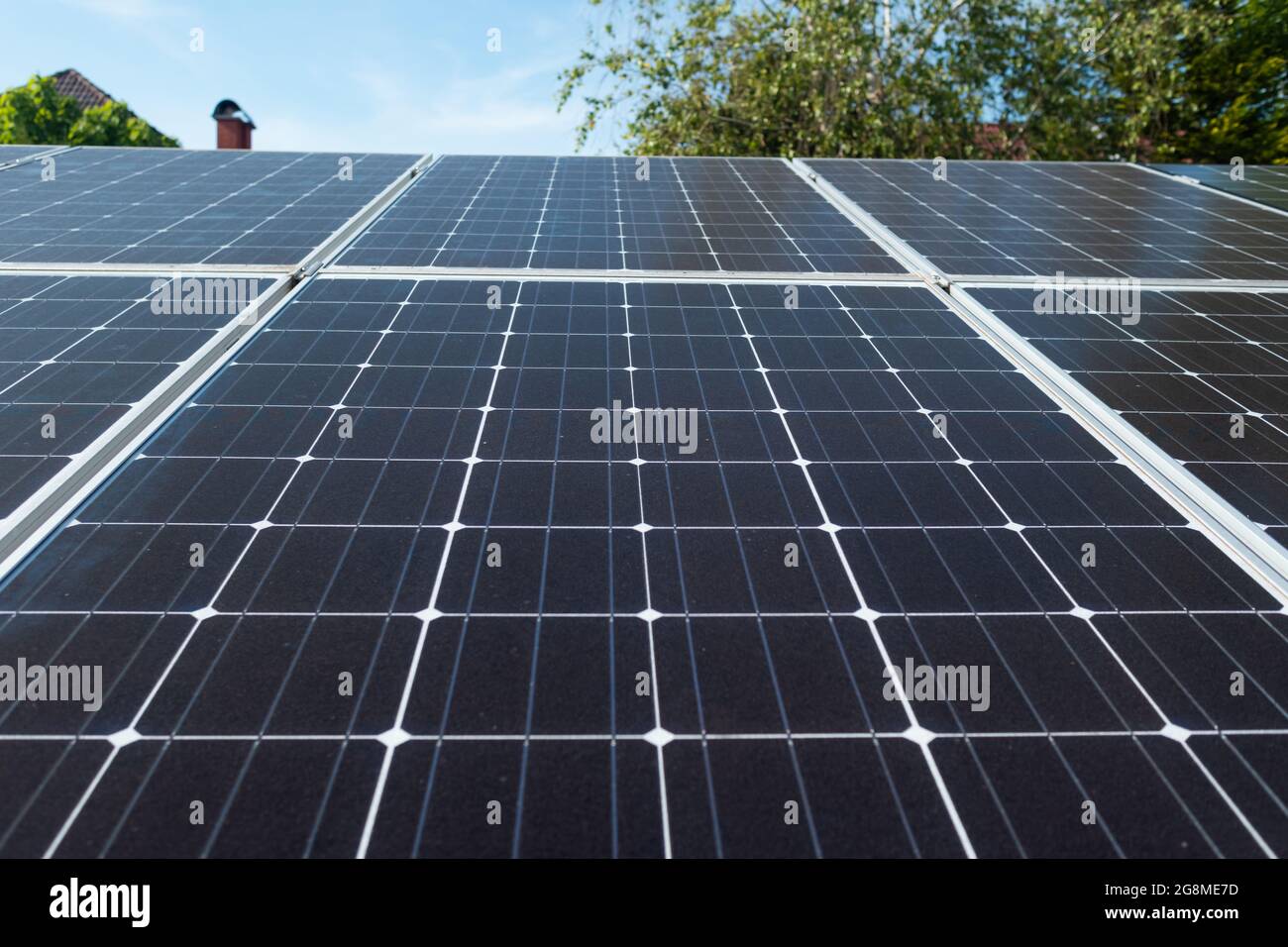 Solar panels on meadow hi-res stock photography and images - Alamy