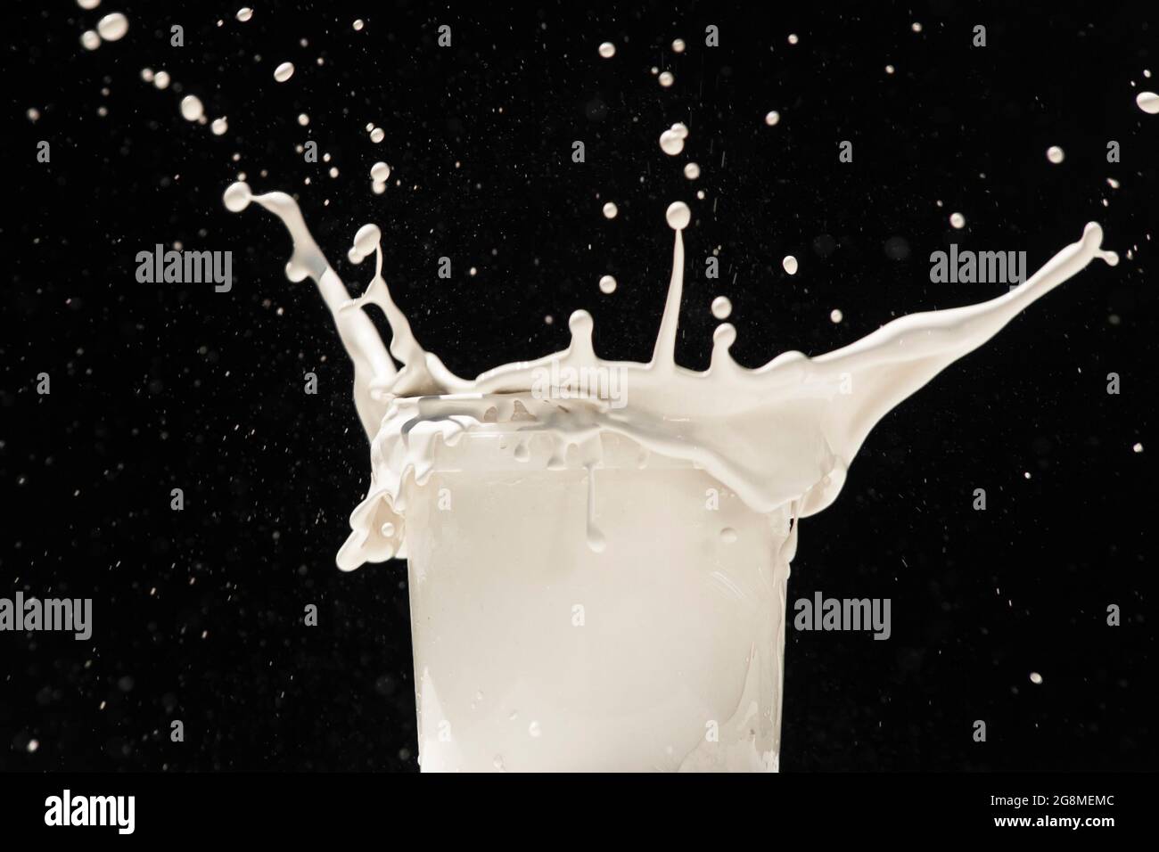 Paint can splash hi-res stock photography and images - Alamy