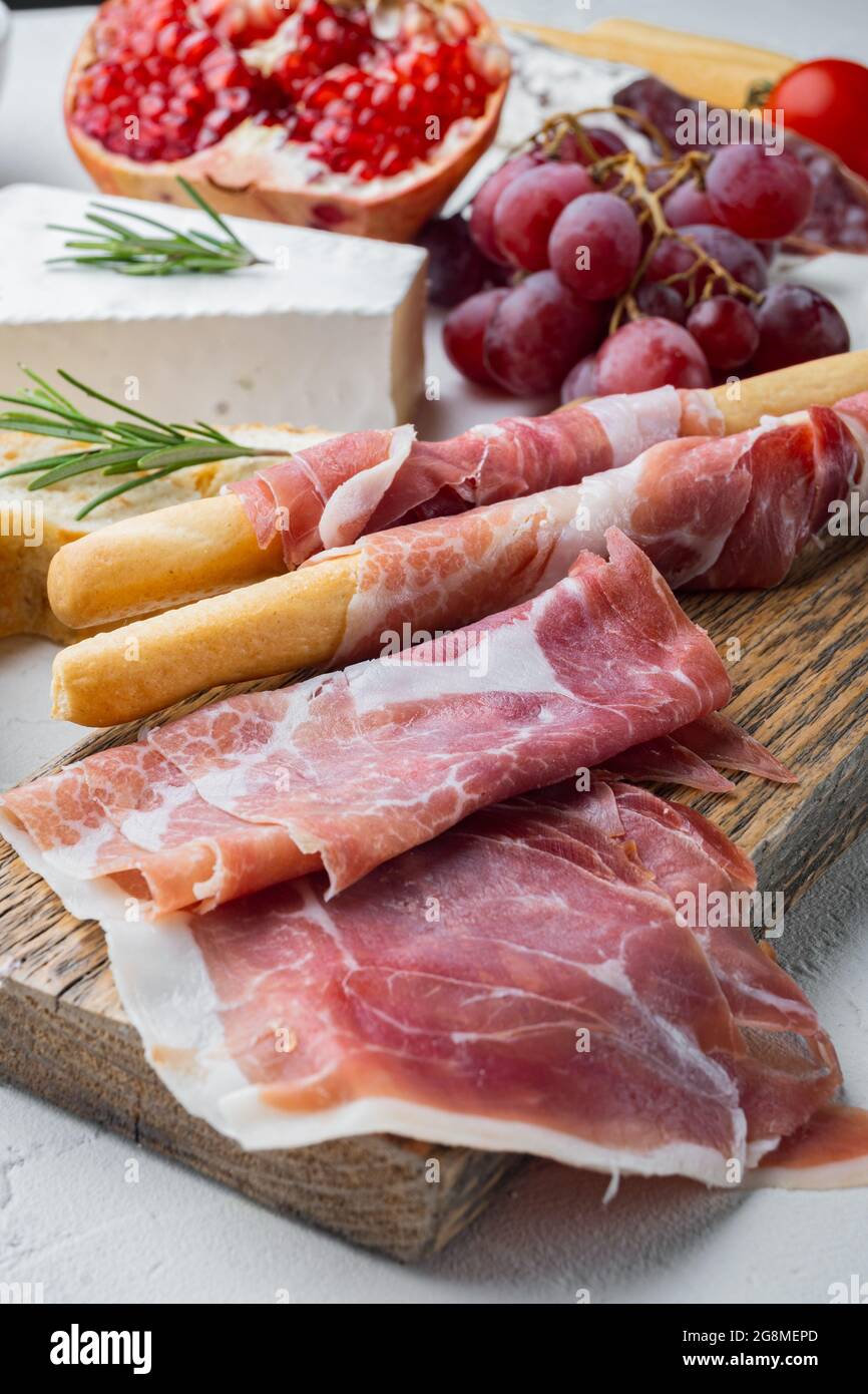 Traditional spanish jamon serrano ham set, on white background Stock ...