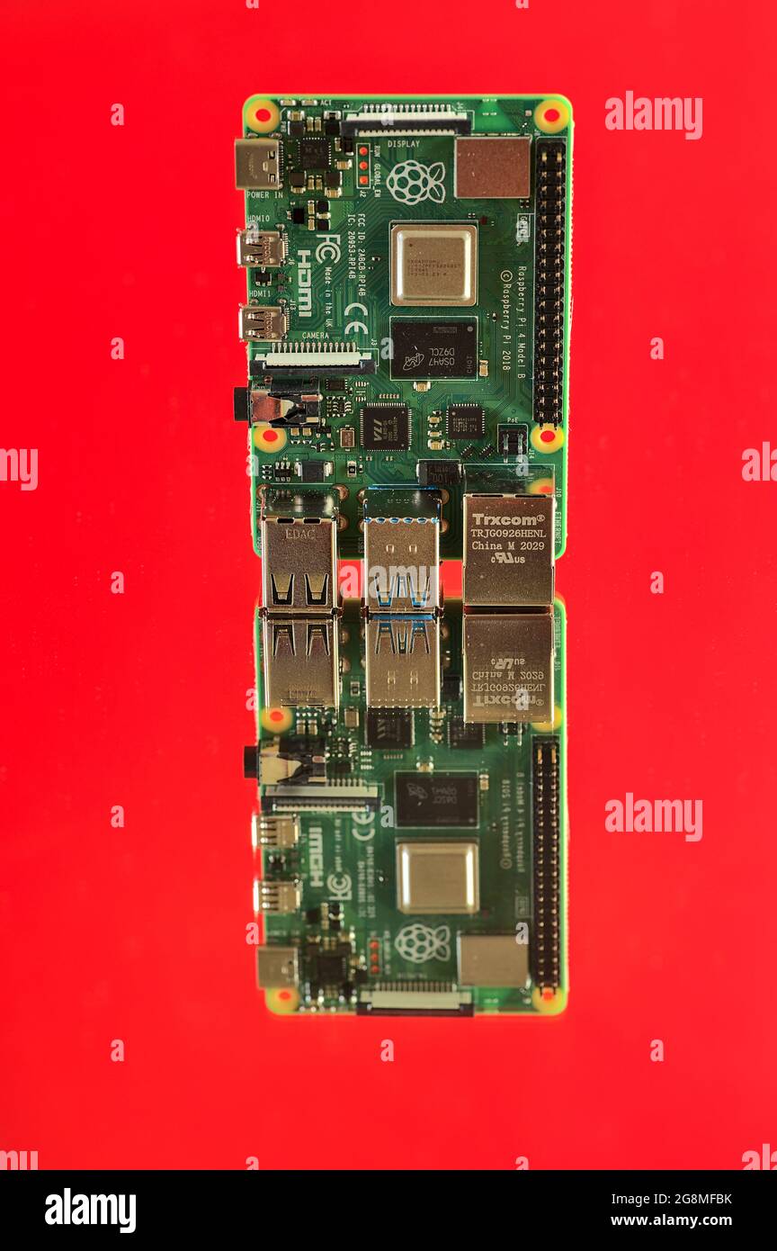 Raspberry pi 4 model b hi-res stock photography and images - Alamy
