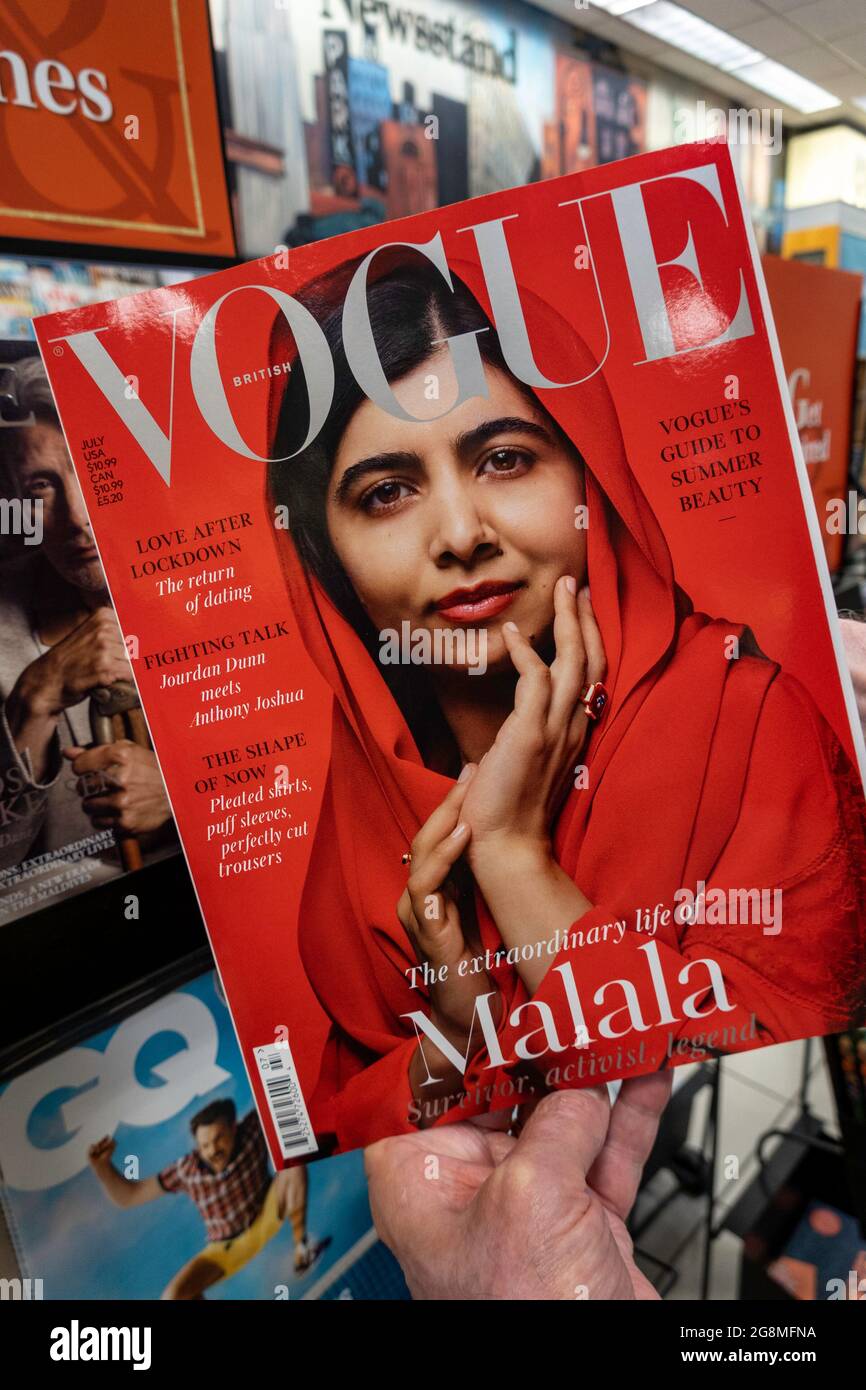 Magazine rack at Barnes & Noble Booksellers featuring a variety of ...