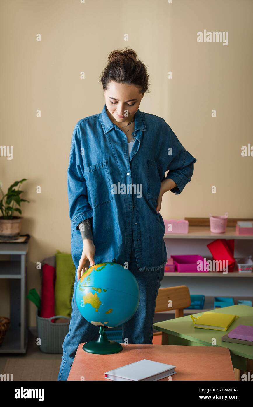Globe stand in classroom hi-res stock photography and images - Alamy