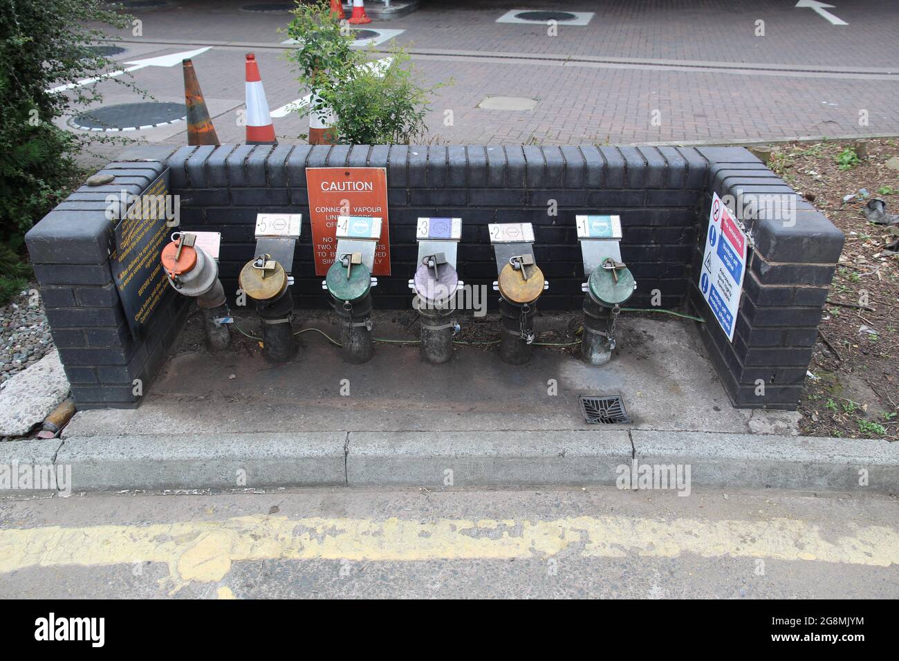 Refill pipes hi-res stock photography and images - Alamy