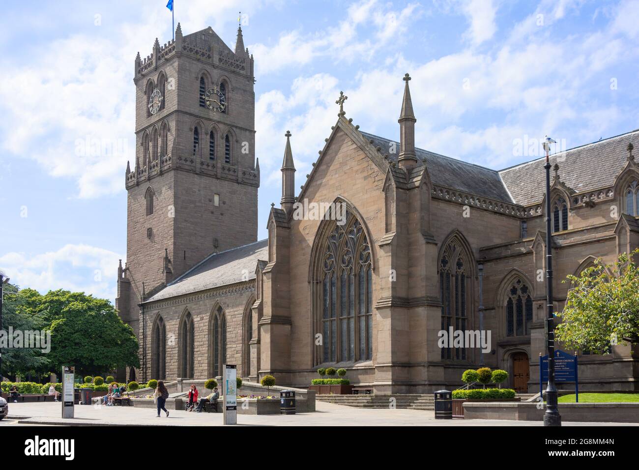 Church steeple dundee scotland city hi-res stock photography and images ...