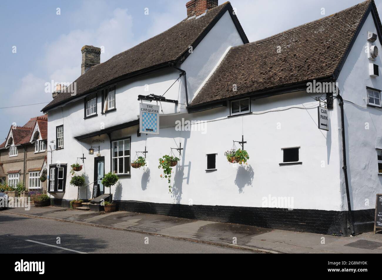 Chequers tavern hi-res stock photography and images - Alamy