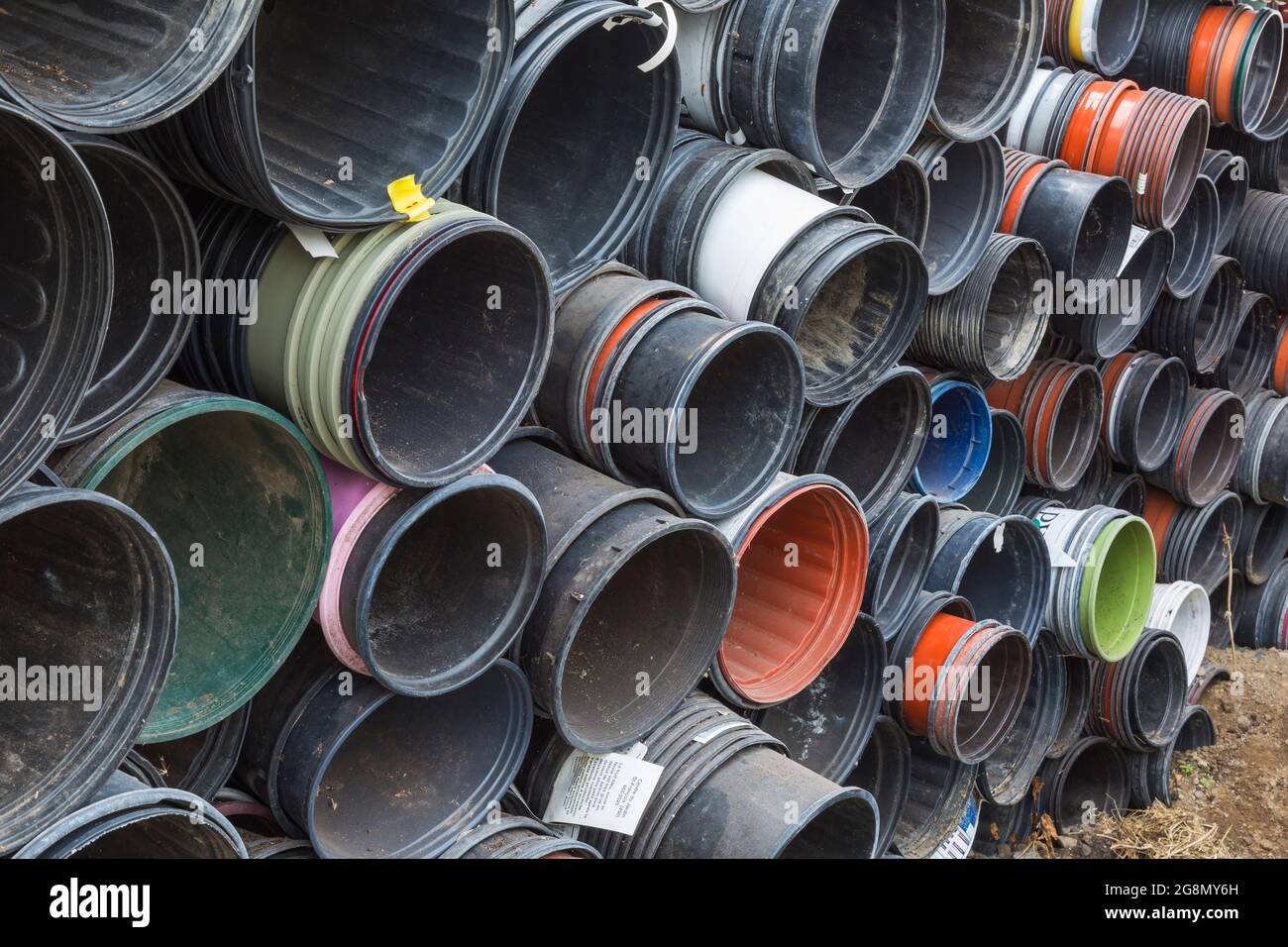 Round shaped containers hi-res stock photography and images - Alamy