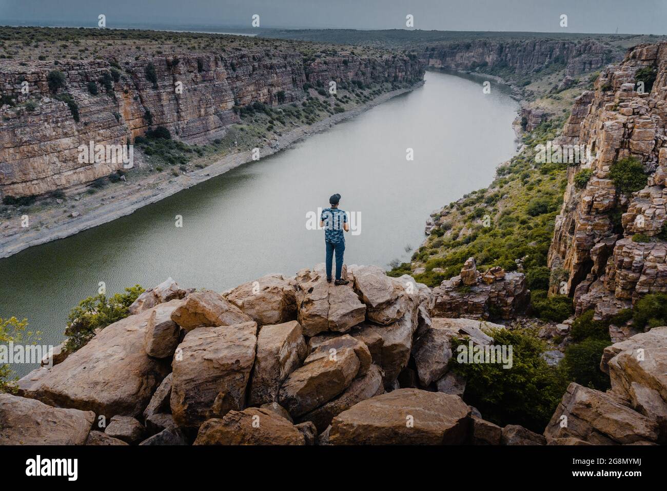 Beautiful Penna River in Gandikota on a gloomy day Stock Photo - Alamy