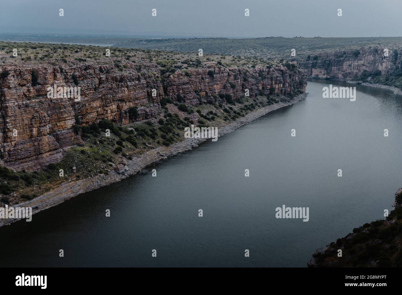 Beautiful Penna River in Gandikota on a gloomy day Stock Photo - Alamy