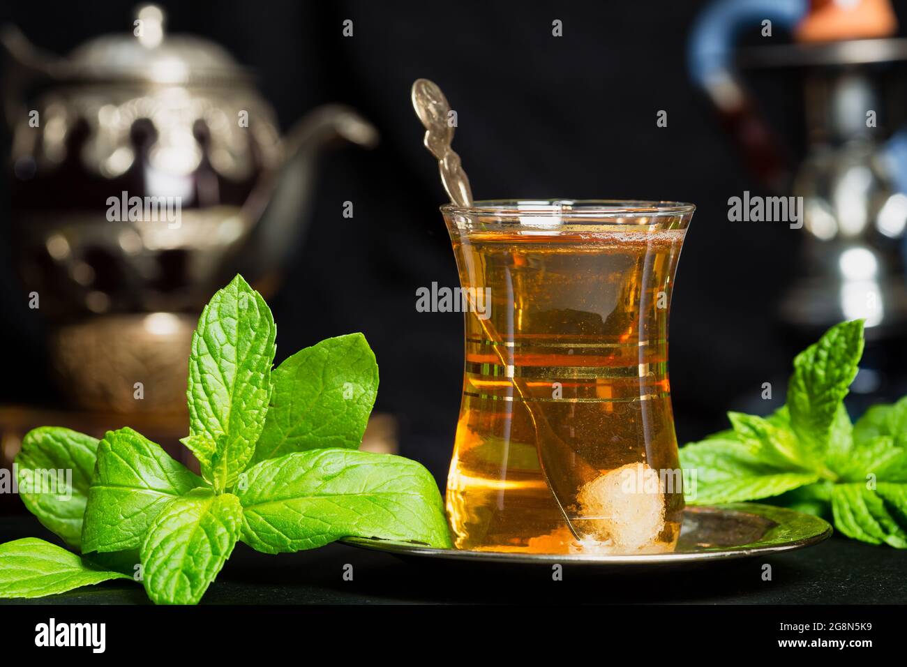 Traditional arabian hi-res stock photography and images - Alamy