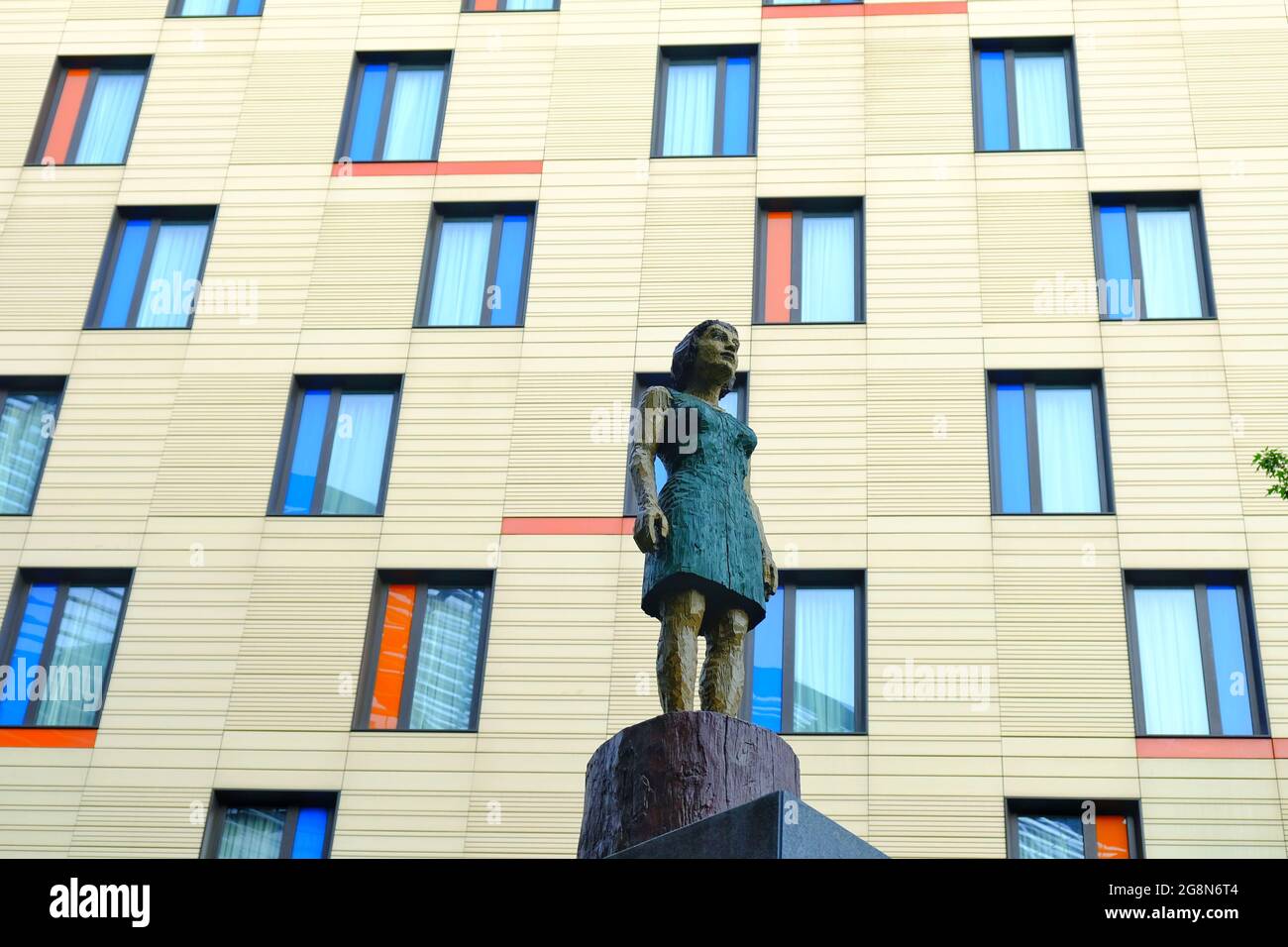 Stephen balkenhol sculpture hi-res stock photography and images - Alamy
