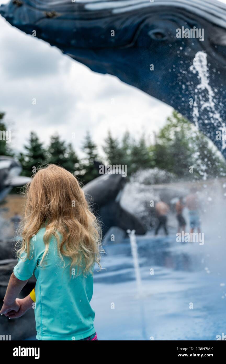 Omaha henry doorly zoo aquarium hi-res stock photography and images - Alamy