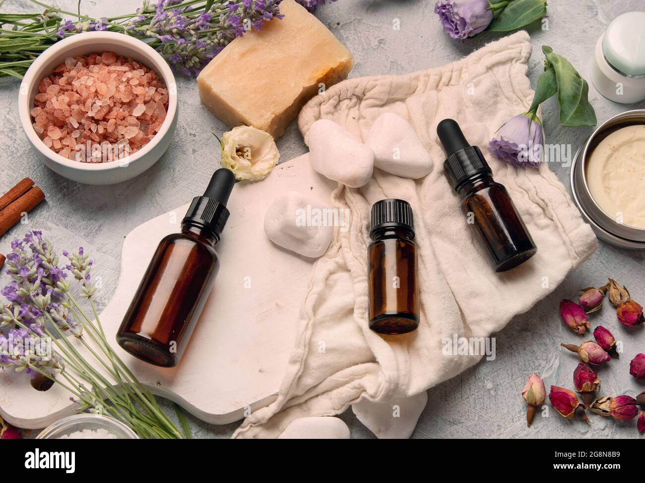 Bottle daisy perfume hi-res stock photography and images - Alamy