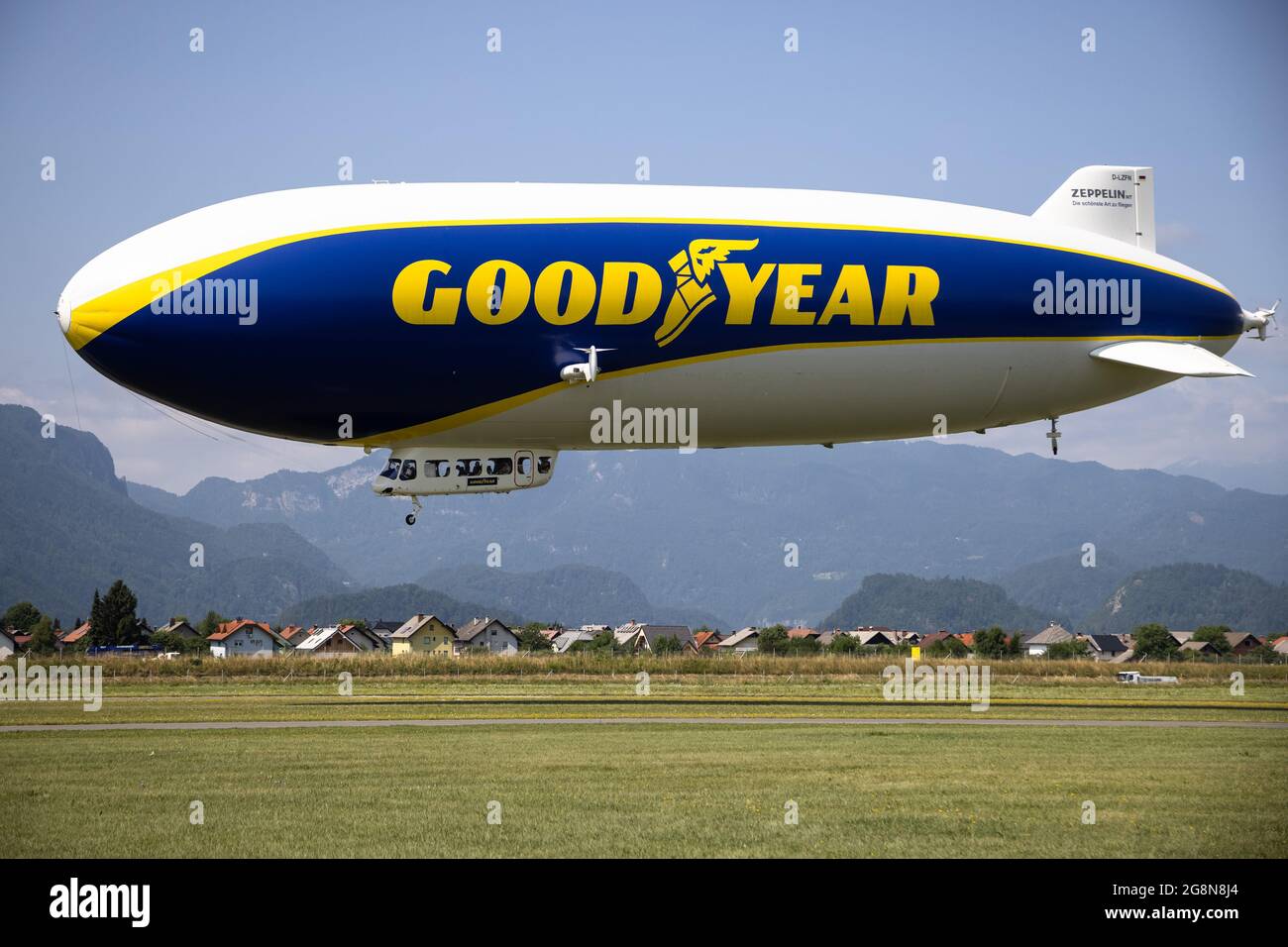 Goodyear tour hi-res stock photography and images - Alamy