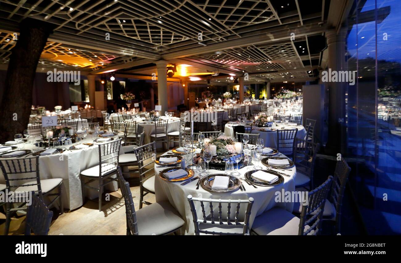 Wedding Guest Dining Table Decorations, Wedding Ceremony Dinner Stock ...