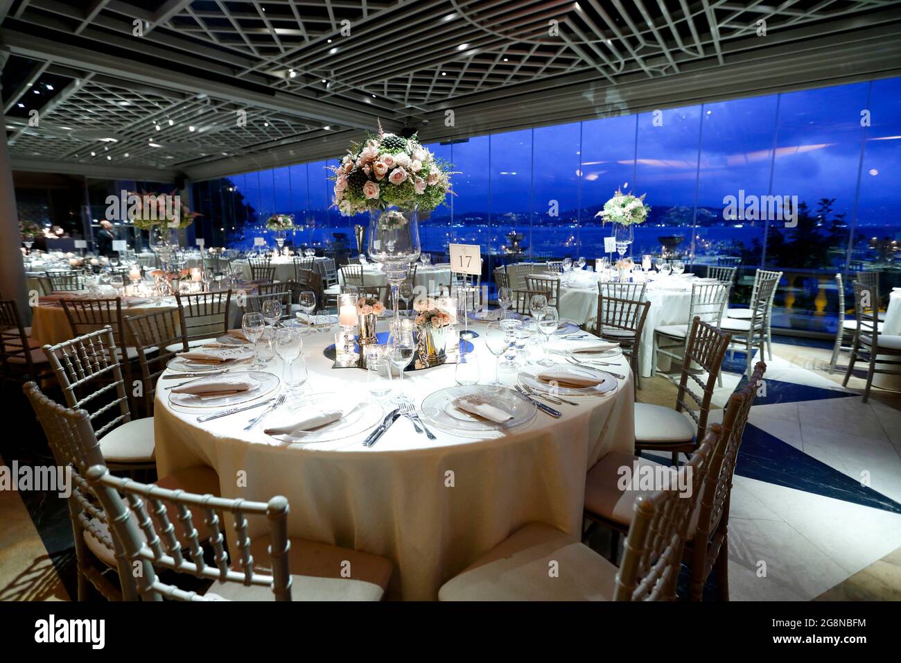 Wedding Guest Dining Table Decorations, Wedding Ceremony Dinner Stock ...