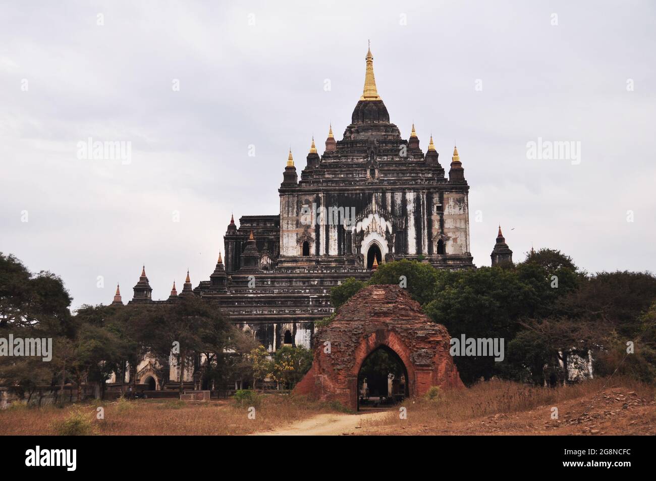 Thatbyinnyu phaya temple hi-res stock photography and images - Alamy