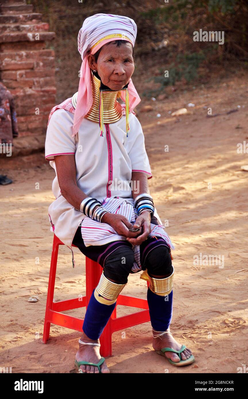 Karenni kayah tribe hi-res stock photography and images - Alamy