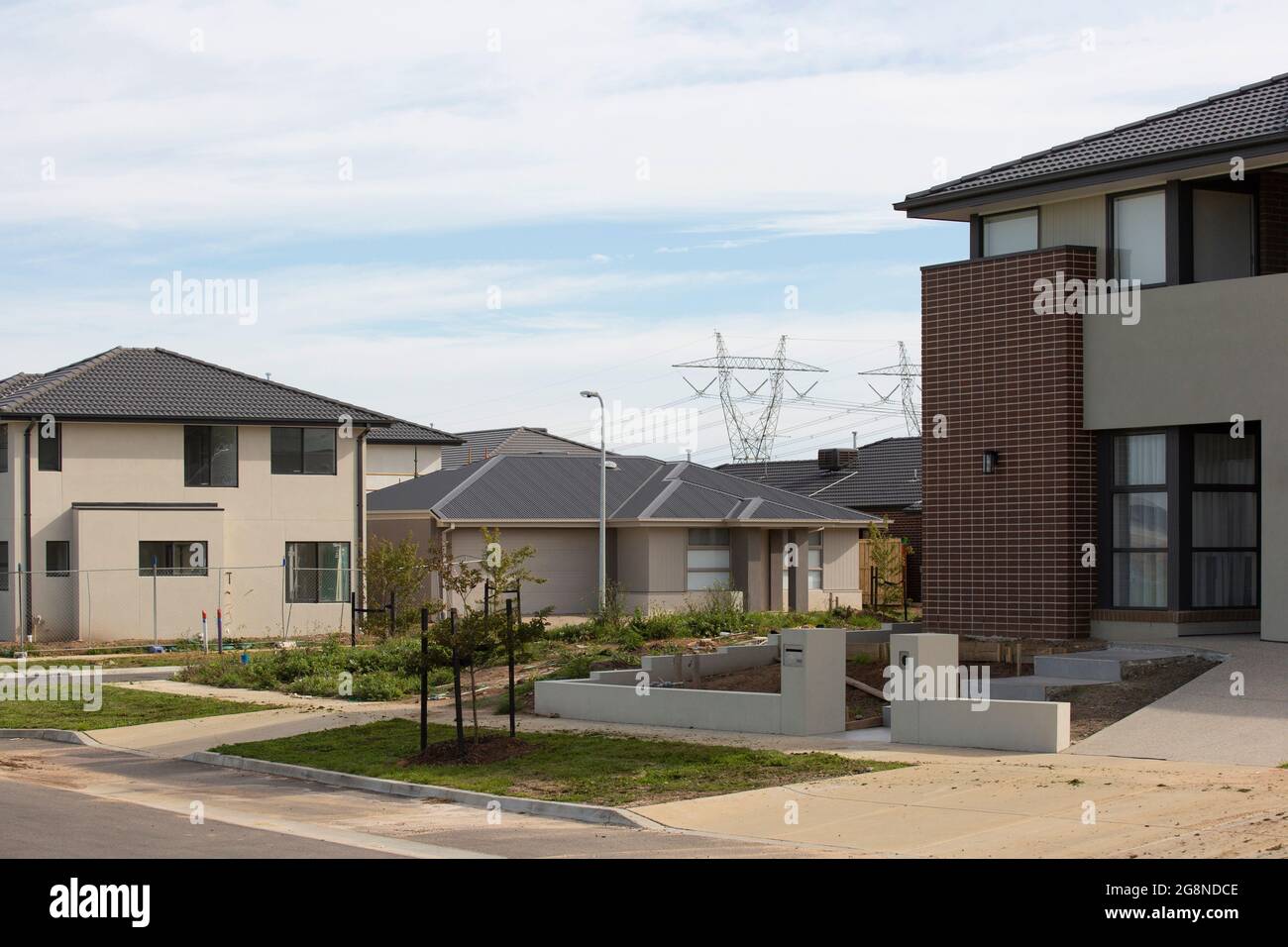 Unoccupied new homes hi-res stock photography and images - Alamy