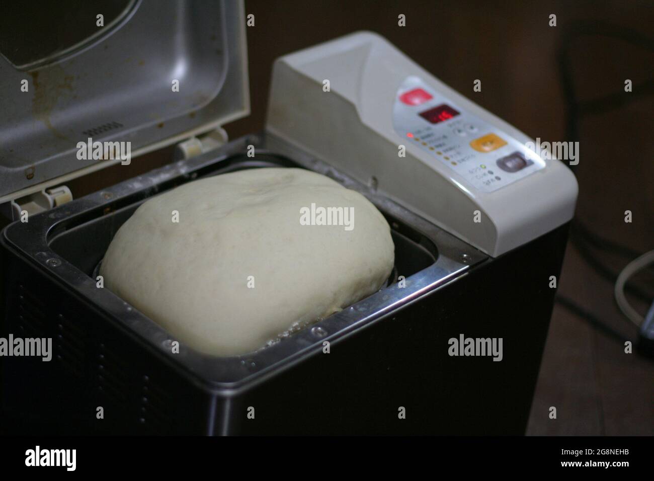 Automated bakery machine hi-res stock photography and images - Alamy