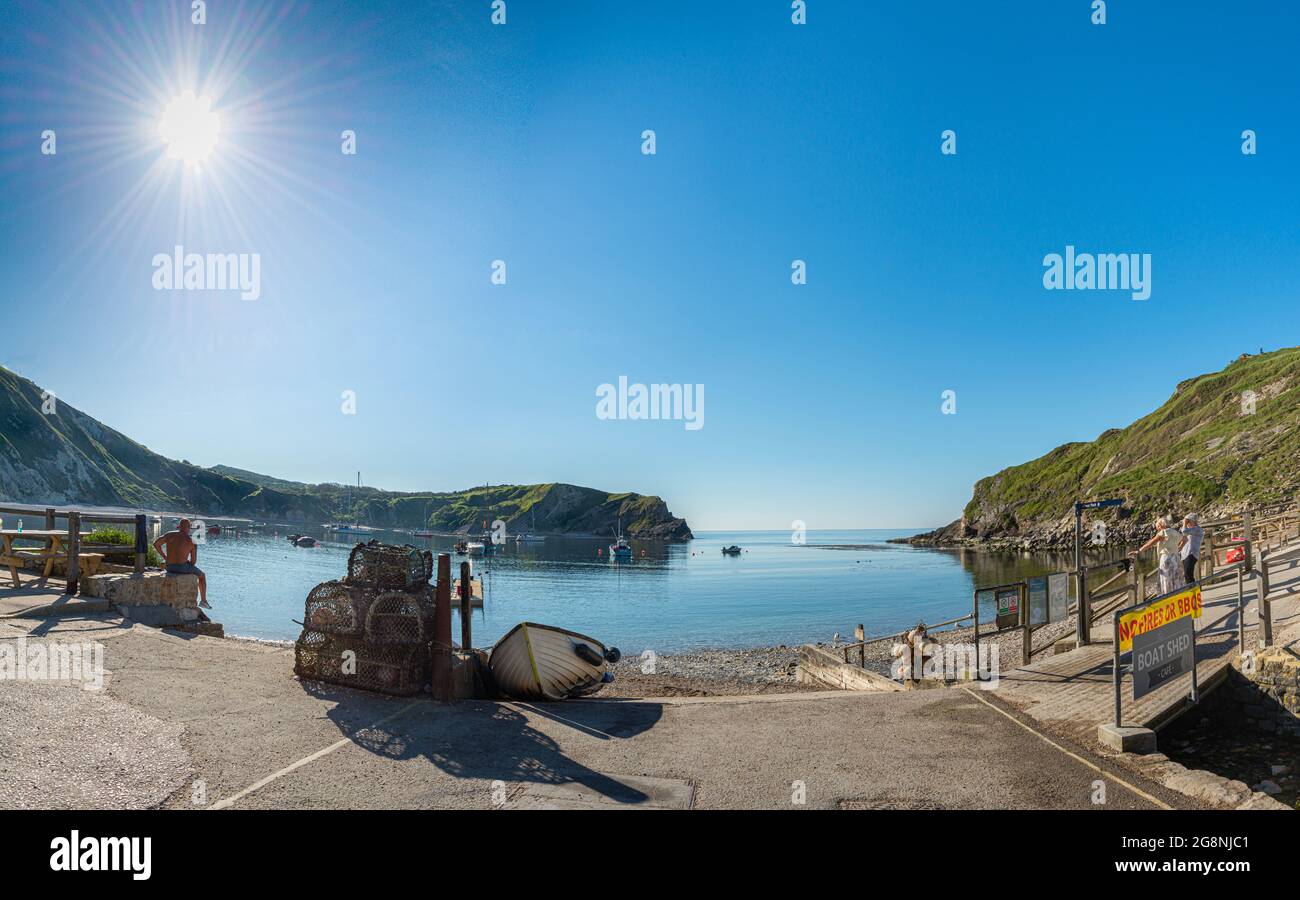 Beach railings ramp hi-res stock photography and images - Alamy