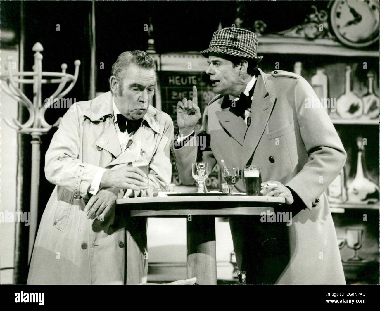 Die deutschen Schauspieler Peter Frankenfeld und Walter Giller im ...