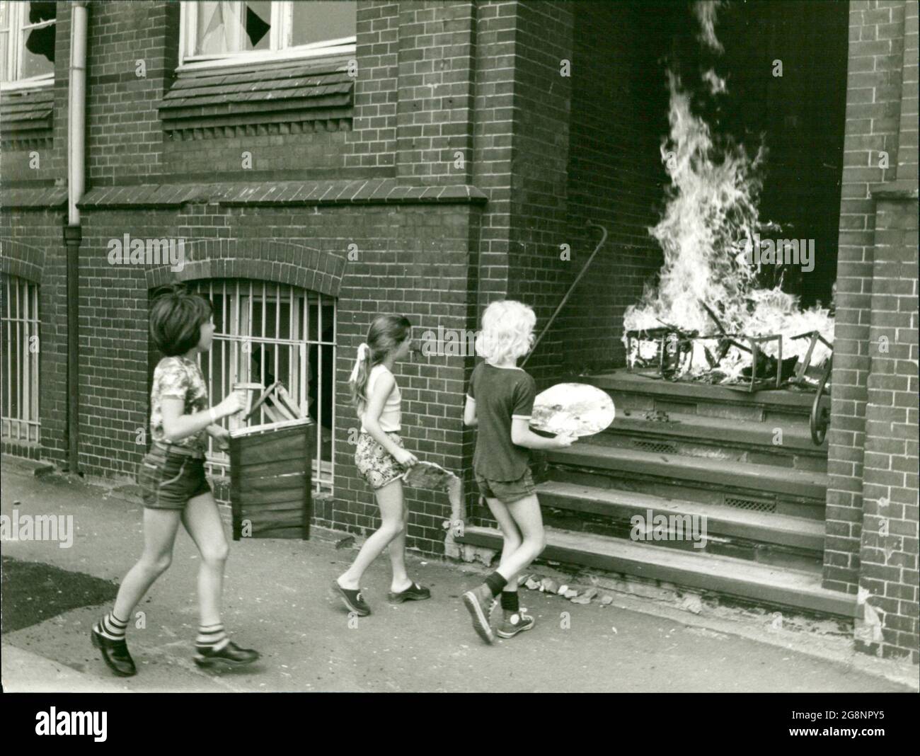 Szene aus der Fernsehserie "Dem Täter auf der Spur Stock Photo - Alamy