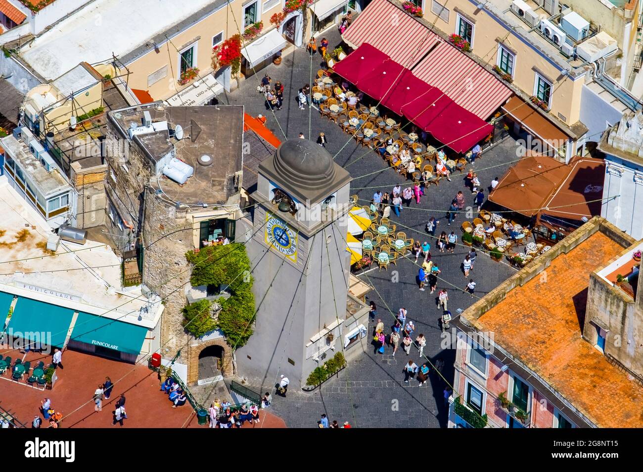 Piazzetta di capri hi-res stock photography and images - Alamy