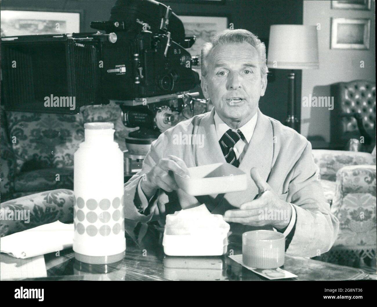 Georg Thomalla stellt die Schauspieler und Komiker Rudi Godden, Adele ...