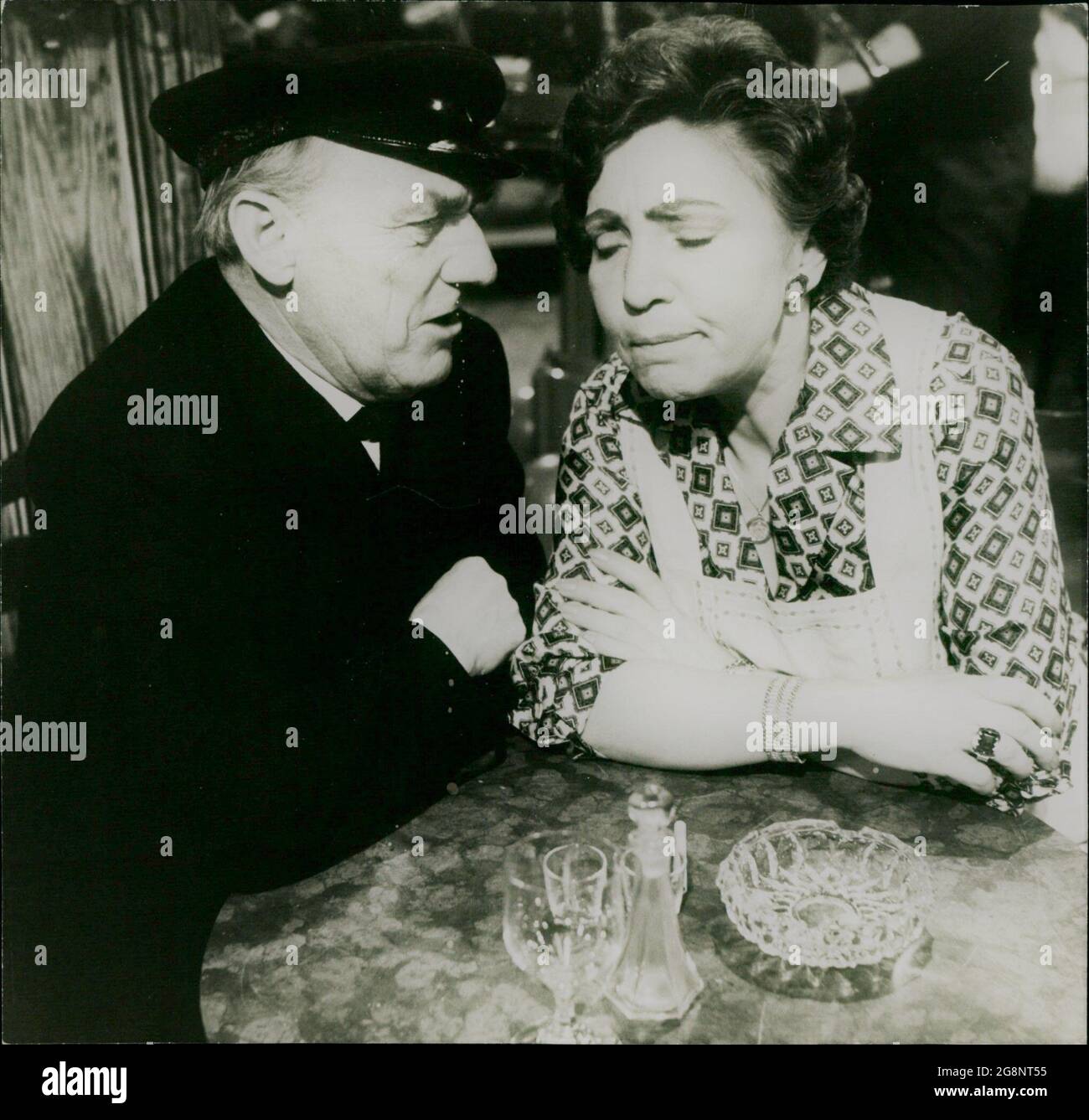 Zuhoren hi-res stock photography and images - Alamy