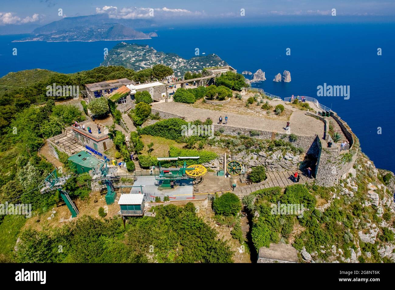 Capri mountain lift hi-res stock photography and images - Alamy