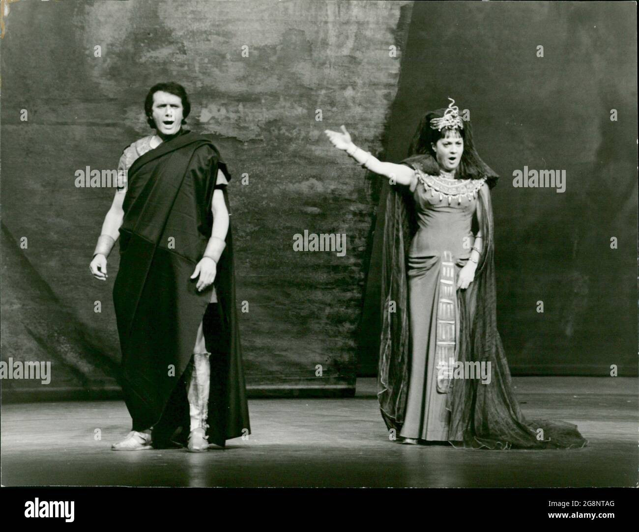 Szene aus der Oper "Aida" von Giuseppe Verdi mit der italienischen ...