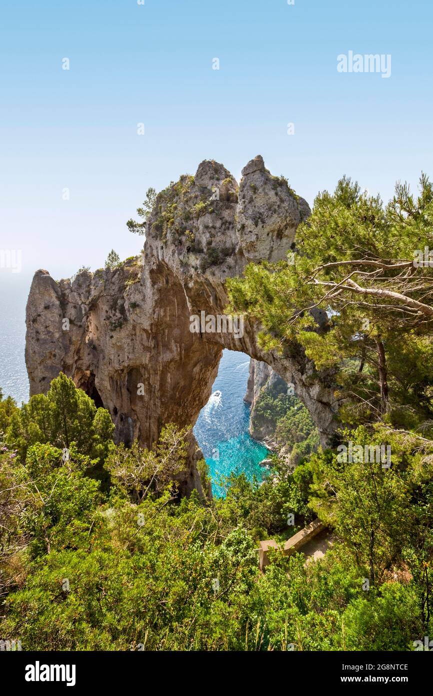 Arco naturale, capri, italy hi-res stock photography and images - Alamy