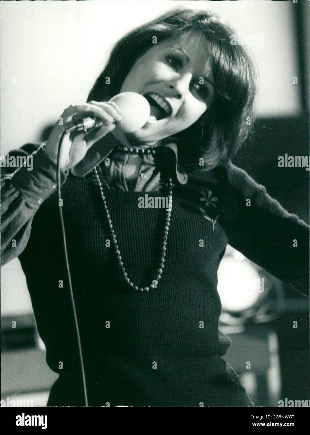 Die britische Sängerin Ireen Sheer Stock Photo - Alamy