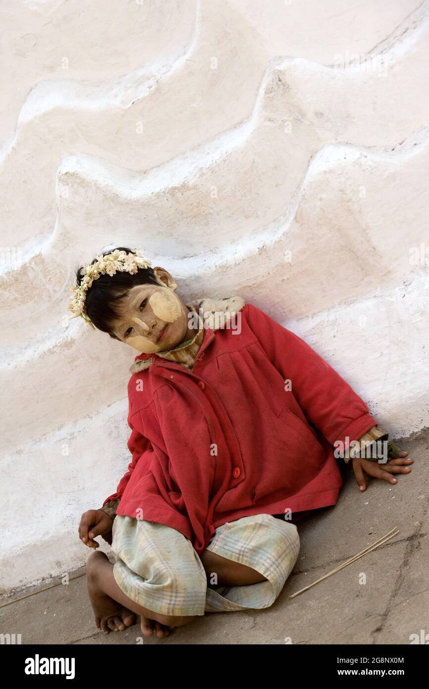 Bamar ethic girl, Shwezigon Paya PagodaMyanmar, Burma, Southeast Asia ...