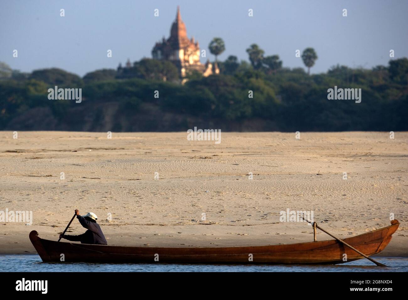 Fishermans on the river Irrawaddy, Bagan, Mandalay Region, Myanmar ...