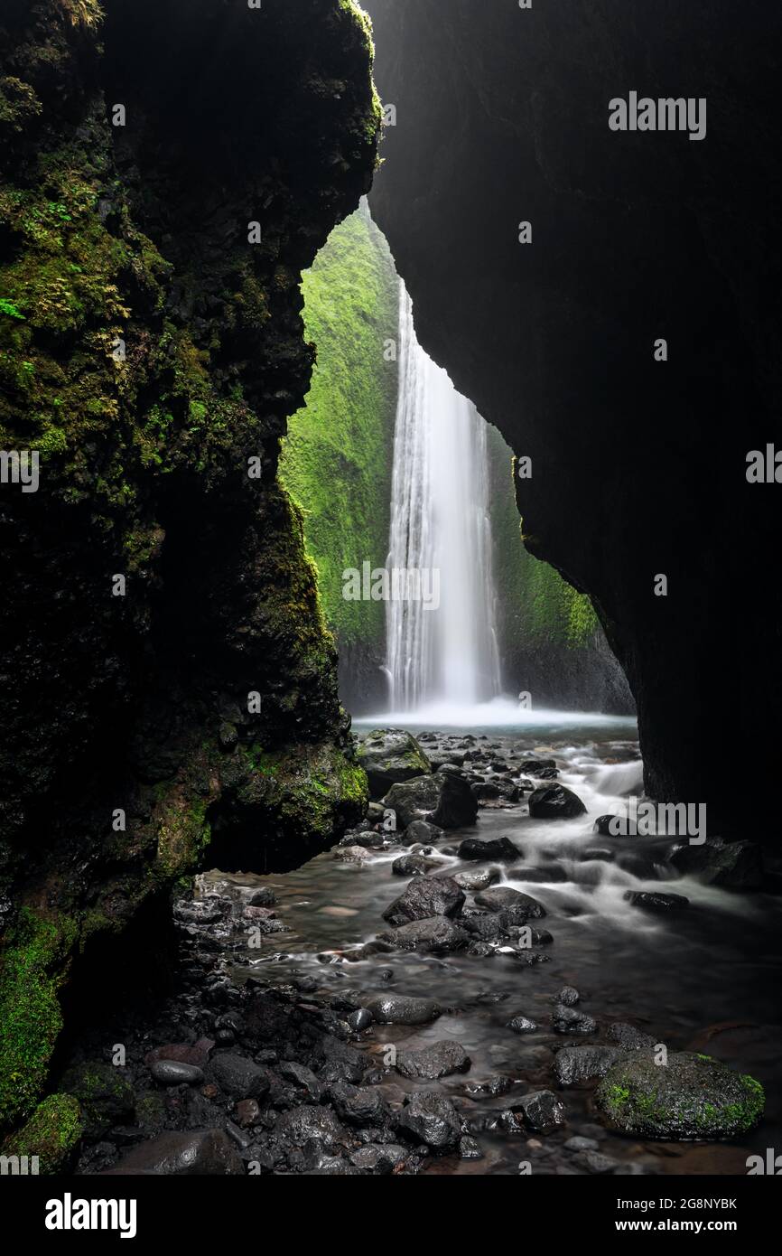 Well hidden water point hi-res stock photography and images - Alamy